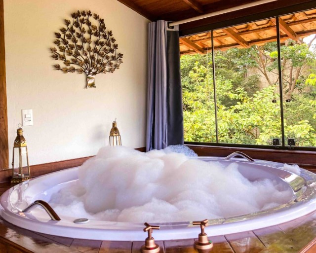 Chalé Monjolo - Hotéis de Luxo Brasil